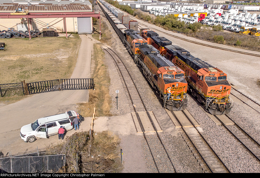 BNSF 8279 and BNSF 5829